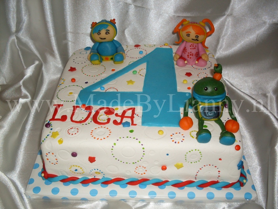 Umi Zumi Birthday Cake - CakeCentral.com