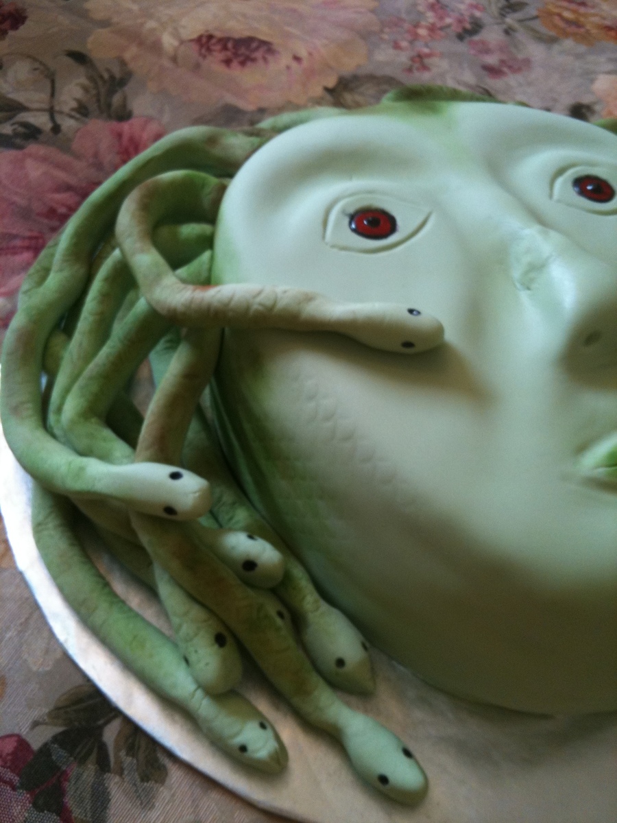 Medusa Cake - CakeCentral.com