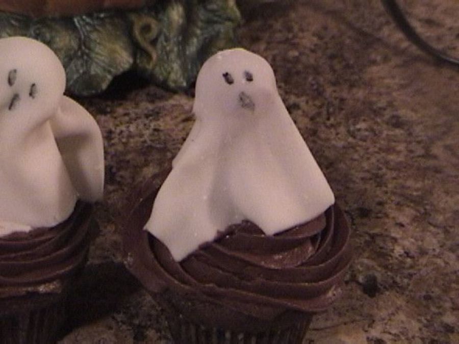 Ghost Cupcake - CakeCentral.com