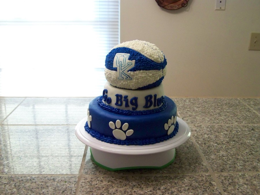 University Of Kentucky Cake - CakeCentral.com