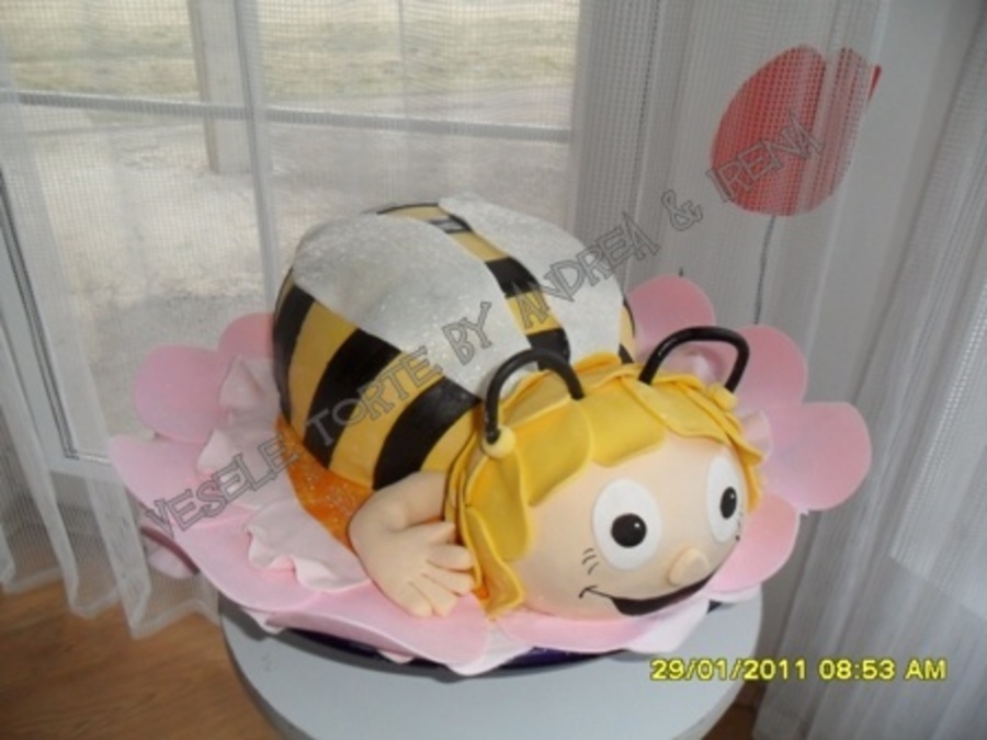 Maya The Bee - CakeCentral.com