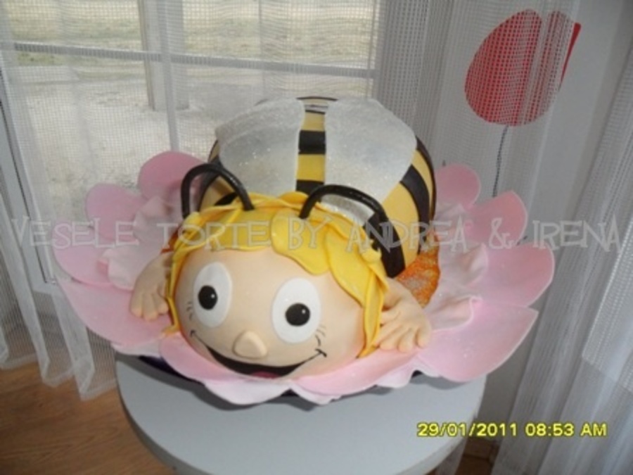 Maya The Bee - CakeCentral.com