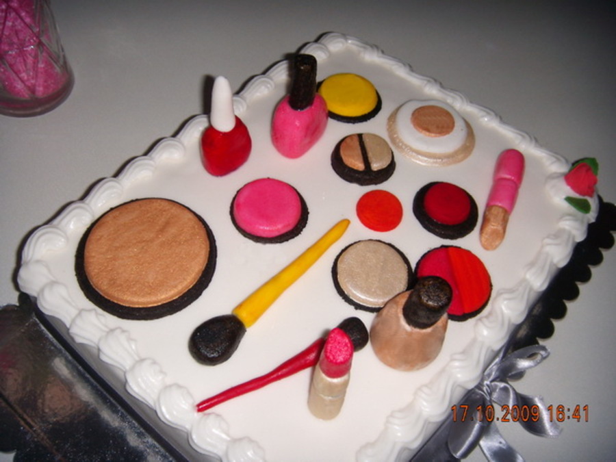 Cosmetic Cake - CakeCentral.com