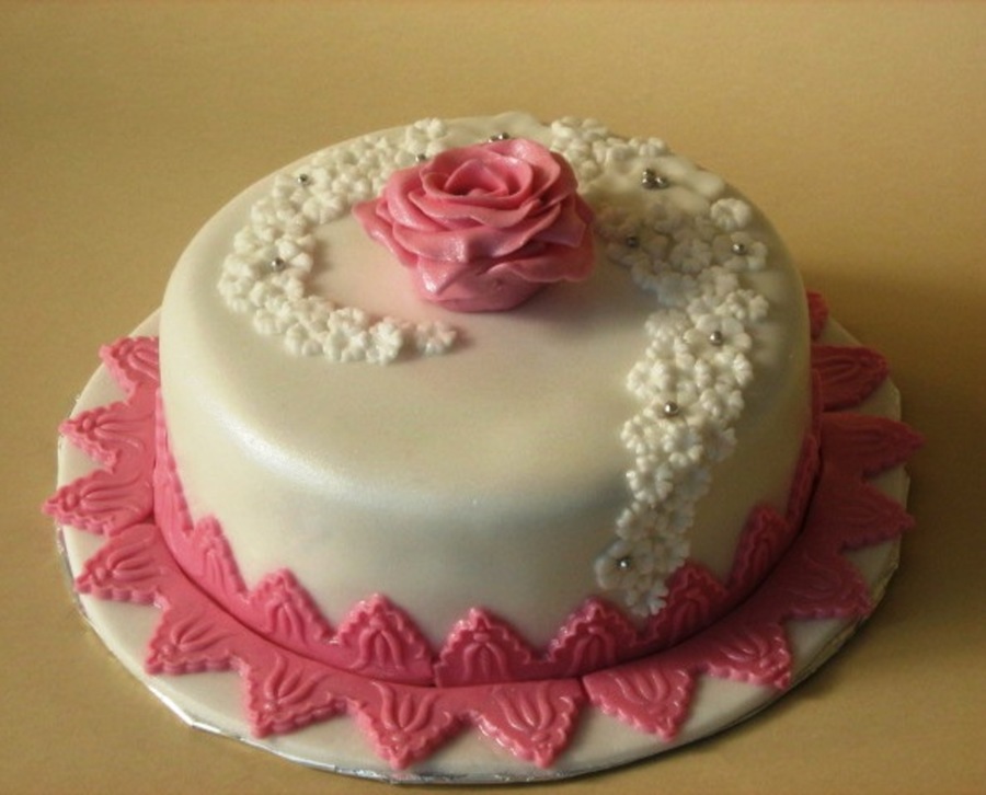 Elegant Cake - CakeCentral.com