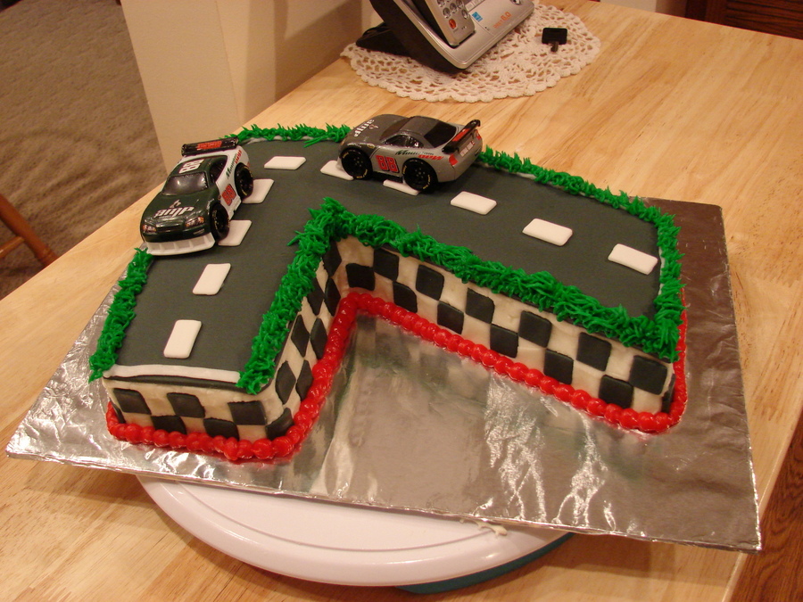 Race Car Birthday Cake - CakeCentral.com