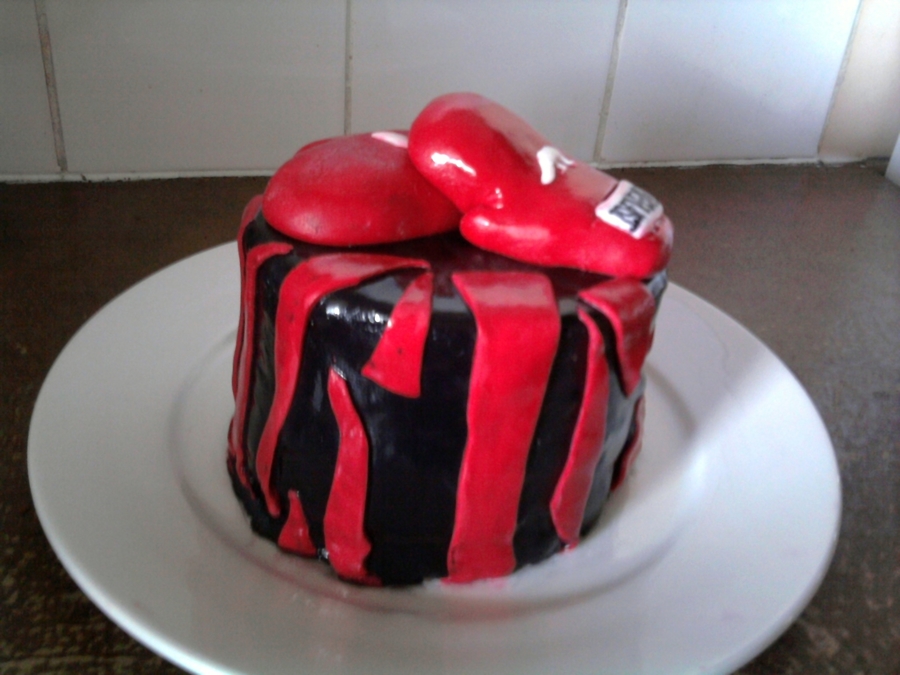 Boxing Glove Them - CakeCentral.com