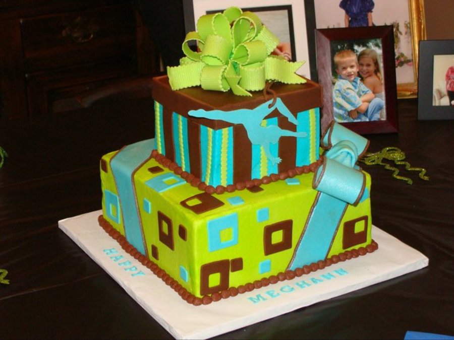 Meghann's 16Th Birthday Cake - CakeCentral.com