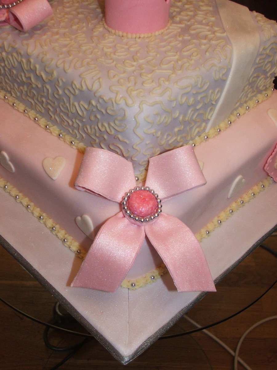 Emma Birthday Cake - CakeCentral.com