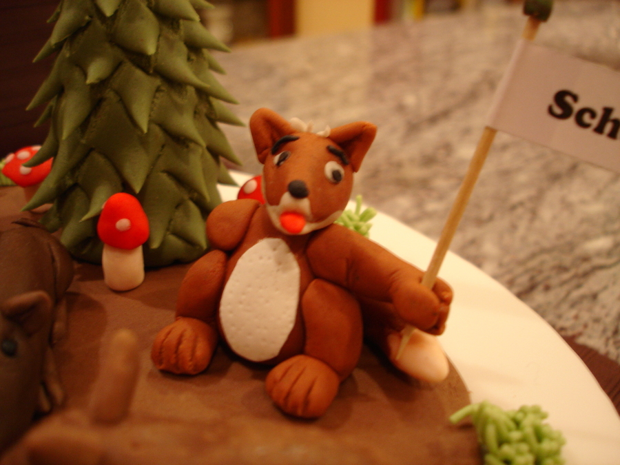 A Funny Huntingcake With A Frustrated Hunter.. - CakeCentral.com