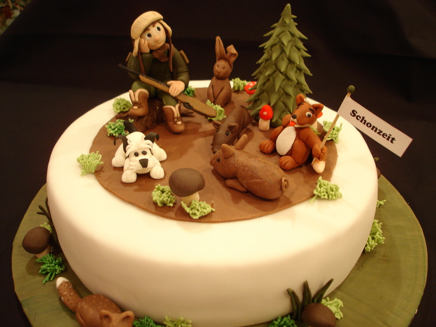 A Funny Huntingcake With A Frustrated Hunter.. - CakeCentral.com