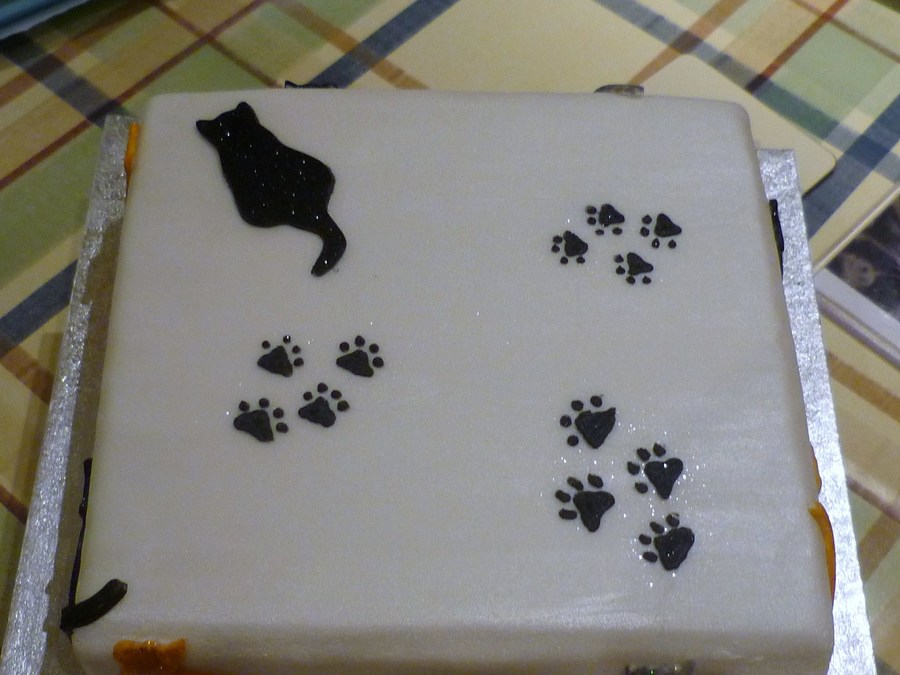 Cats Cake - CakeCentral.com