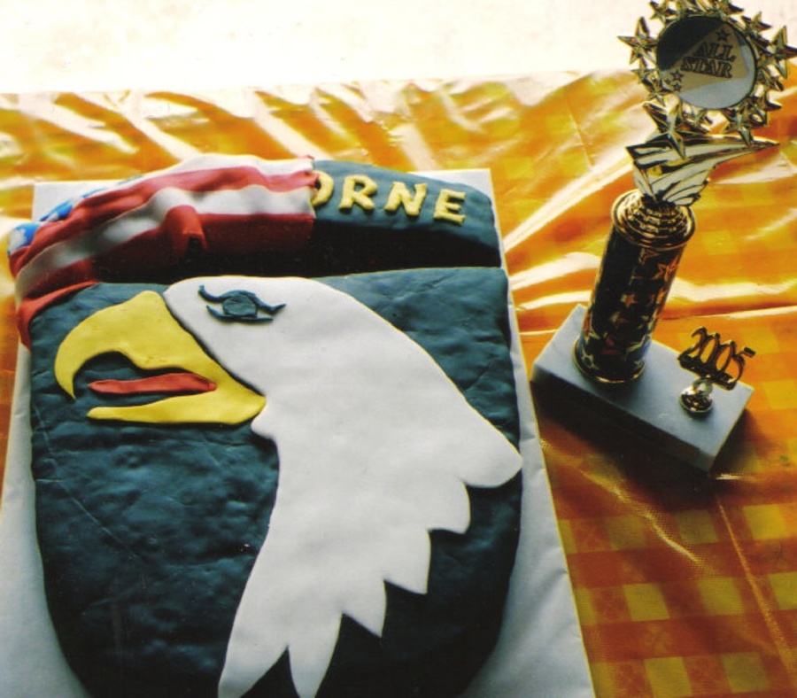 Screaming Eagles - CakeCentral.com