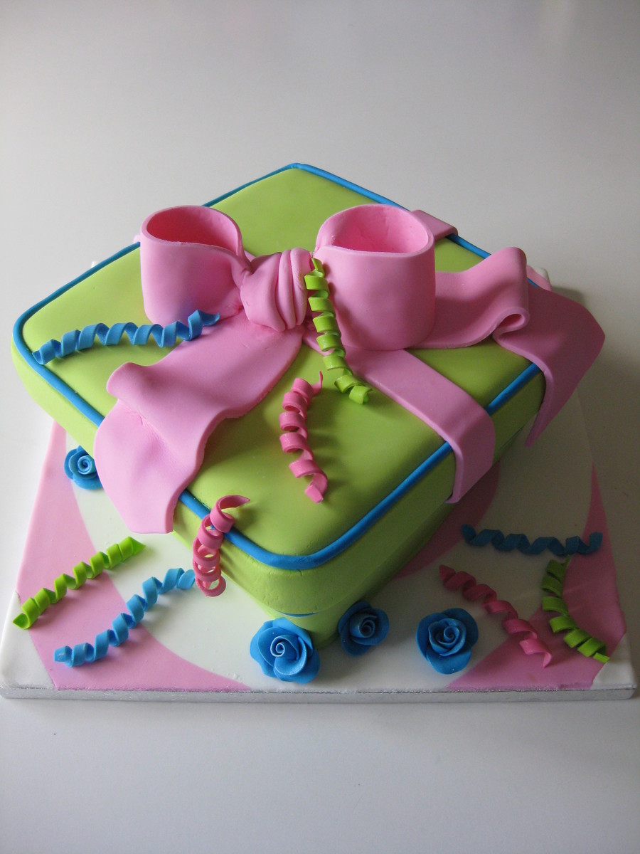 Gift Box Cake - CakeCentral.com