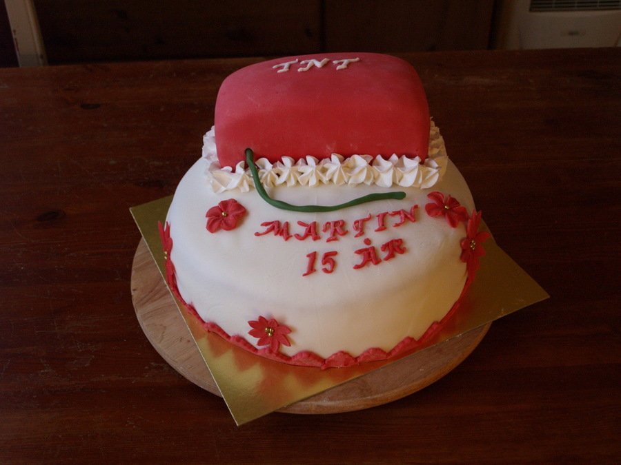 Explosive Cake - CakeCentral.com