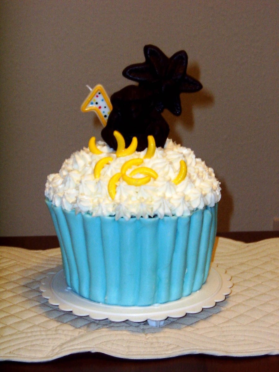 Monkey Cupcake - CakeCentral.com