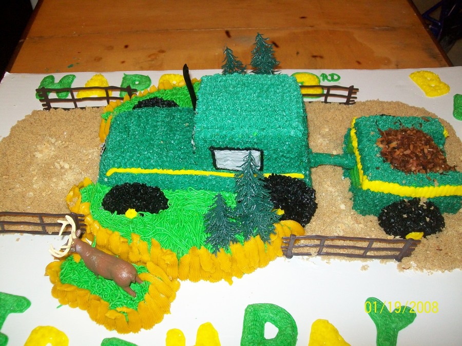John Deere Tractor Cake - CakeCentral.com