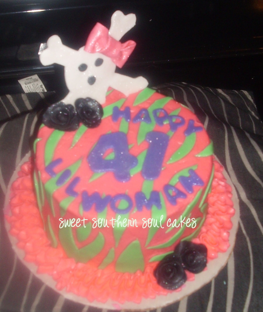 Skull And Cross Bones - CakeCentral.com