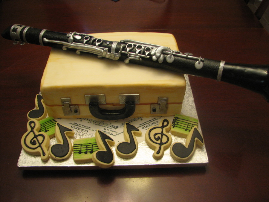 Gumpaste Clarinet & Case - CakeCentral.com