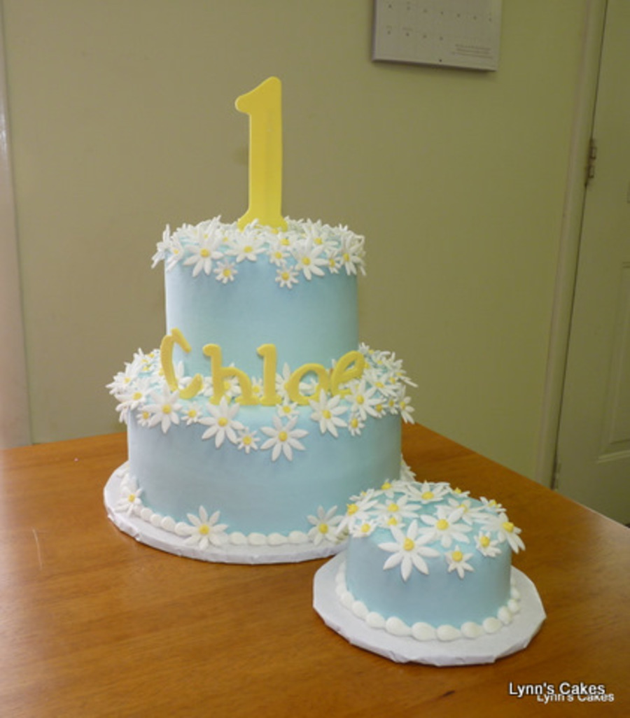 Daisy 1St Birthday - CakeCentral.com
