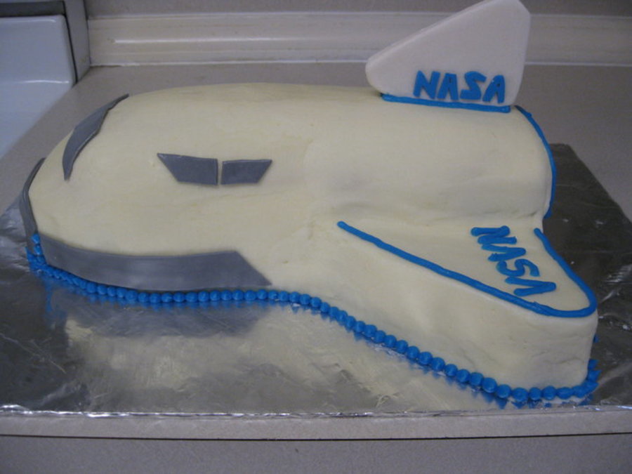 Space Shuttle Cake - CakeCentral.com