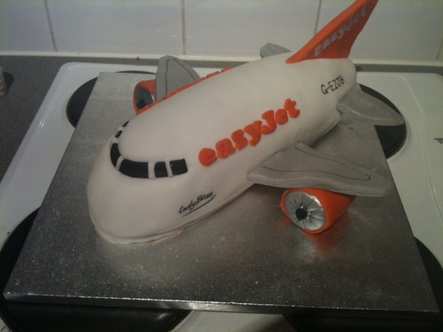 Plane Cake - CakeCentral.com