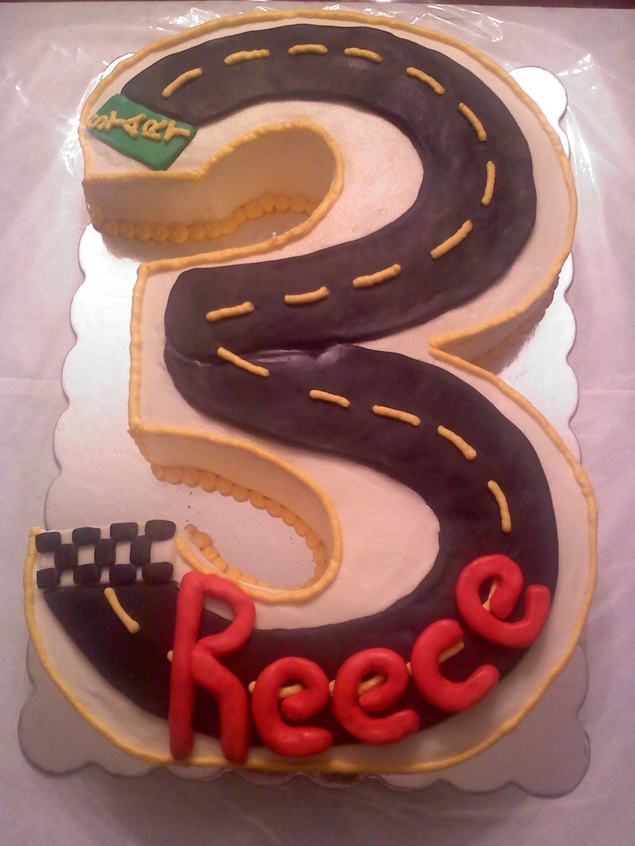 Race Track Cake - CakeCentral.com