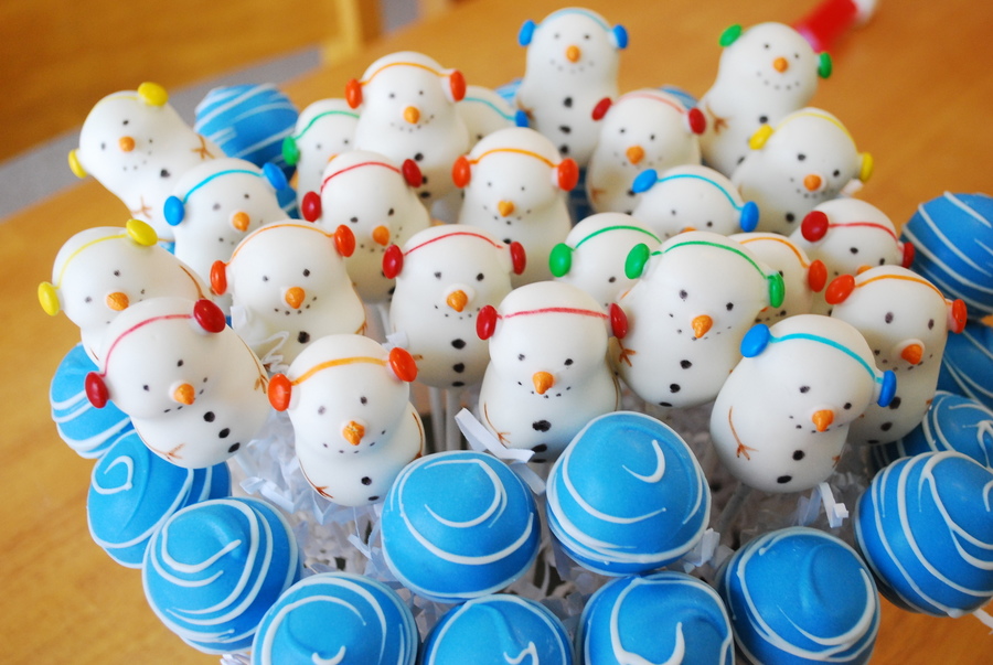 Snowman Cake Pops - CakeCentral.com