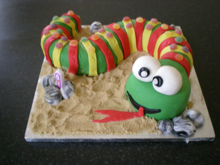 Snake Cake - CakeCentral.com