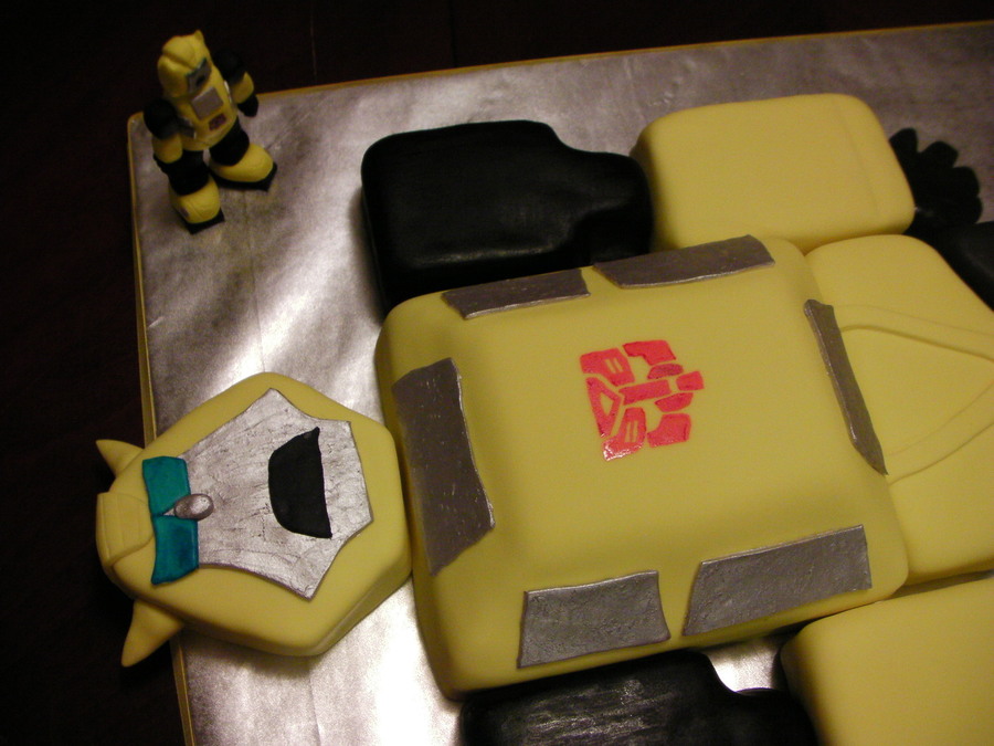 Bumblebee Transformer - CakeCentral.com