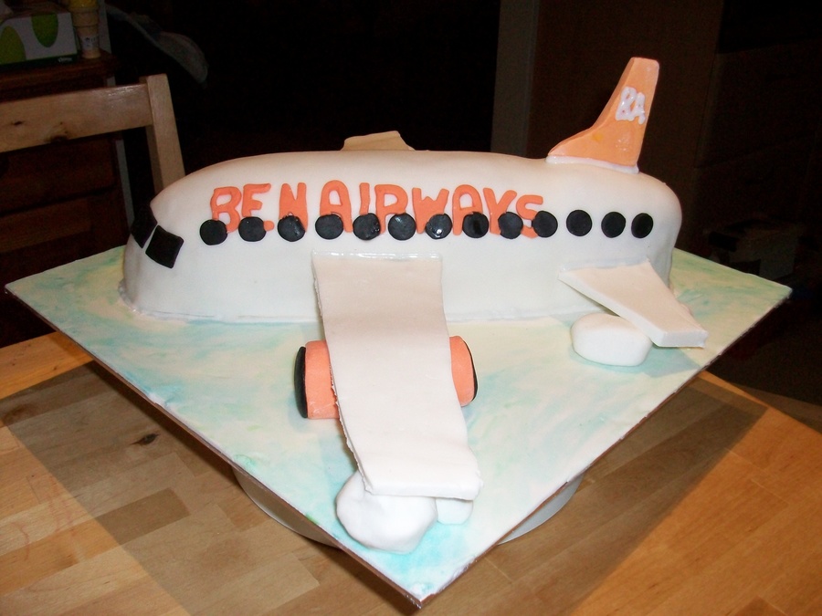 Airplane Cake - CakeCentral.com
