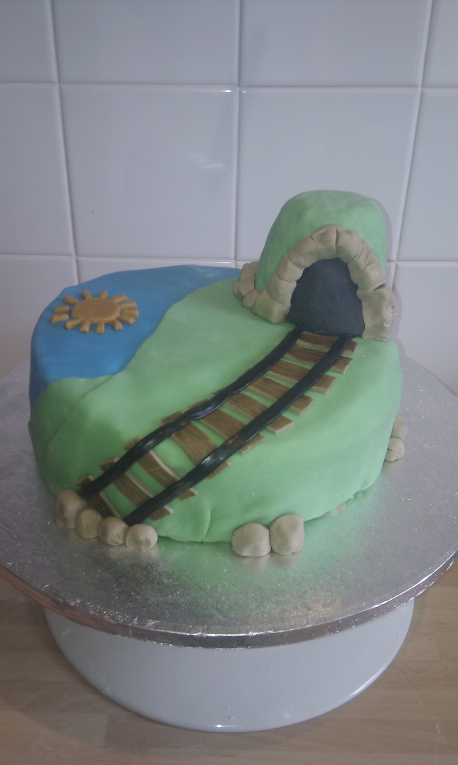 Train Track Cake - CakeCentral.com