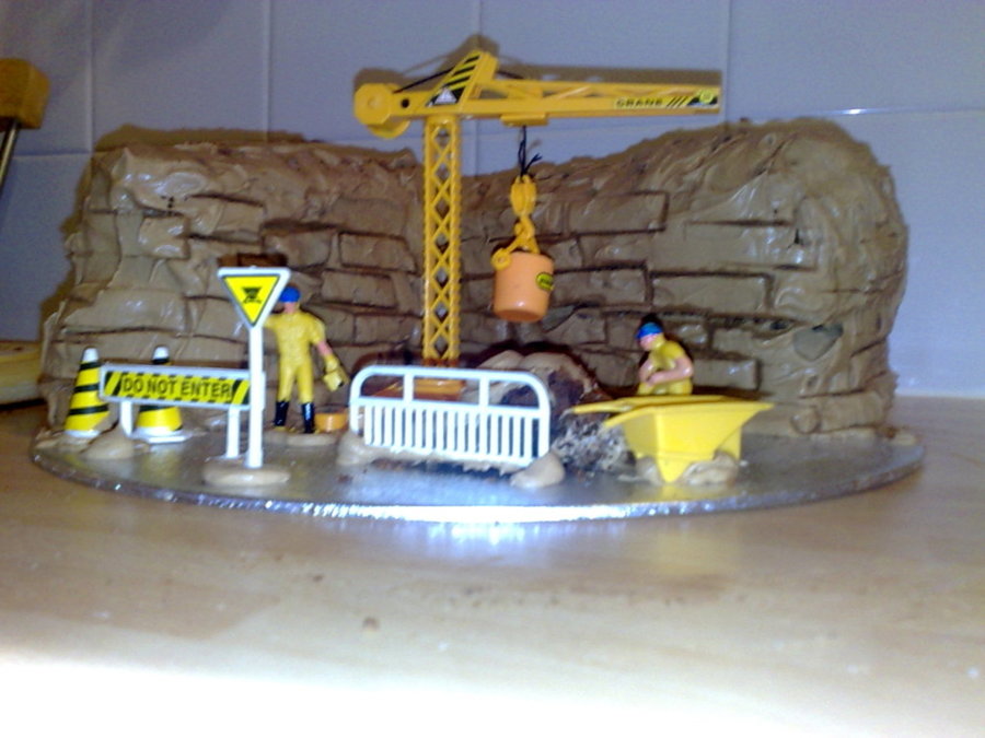 Construction Site Cake - CakeCentral.com