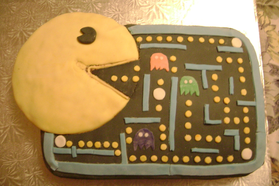 Pacman Cake - CakeCentral.com