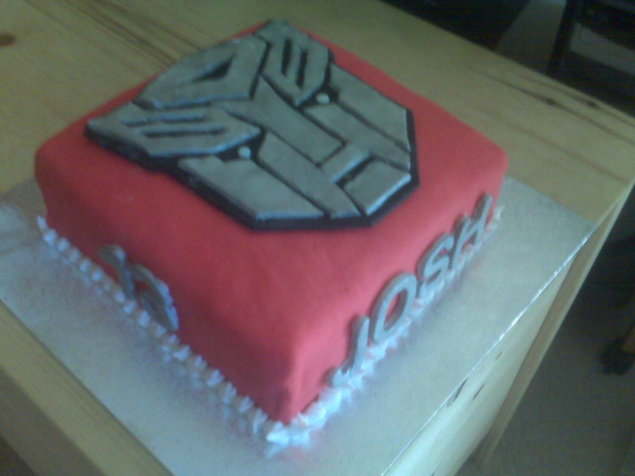Transformers Cake - CakeCentral.com