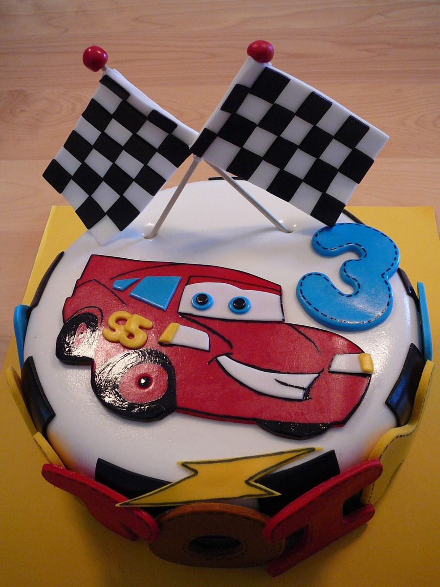 Flash Mcqueen/lightning Mcqueen - CakeCentral.com