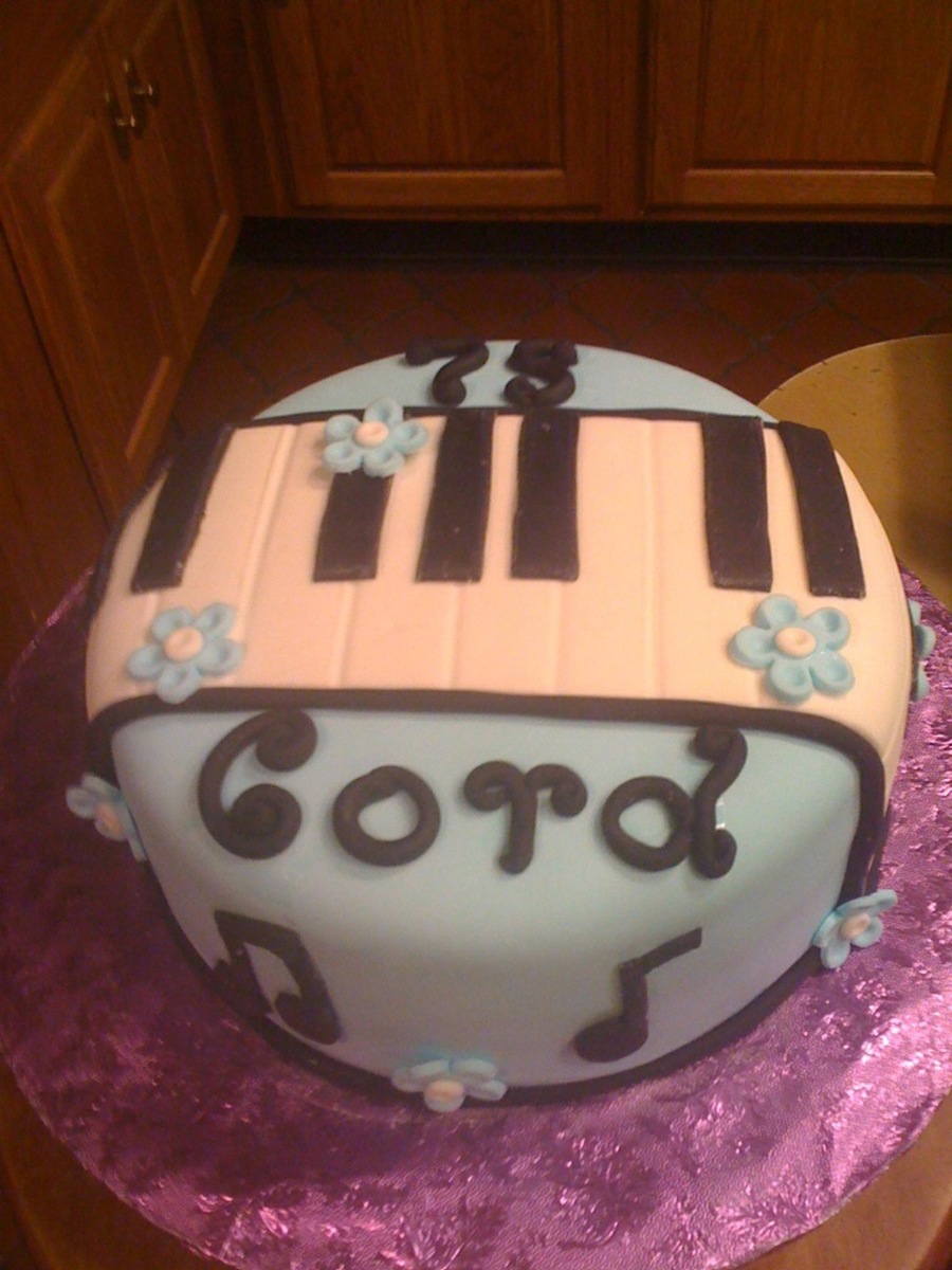 Piano Keyboard Birthday Cake - CakeCentral.com