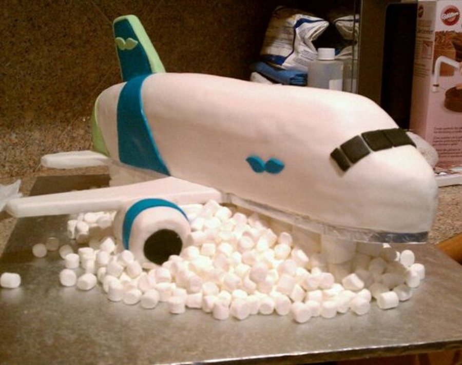Cargo Airplane Birthday Cake - CakeCentral.com