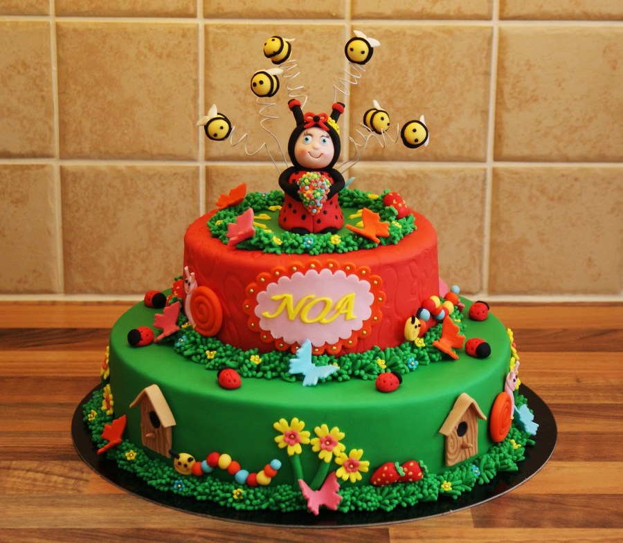 Bugs Cake - CakeCentral.com