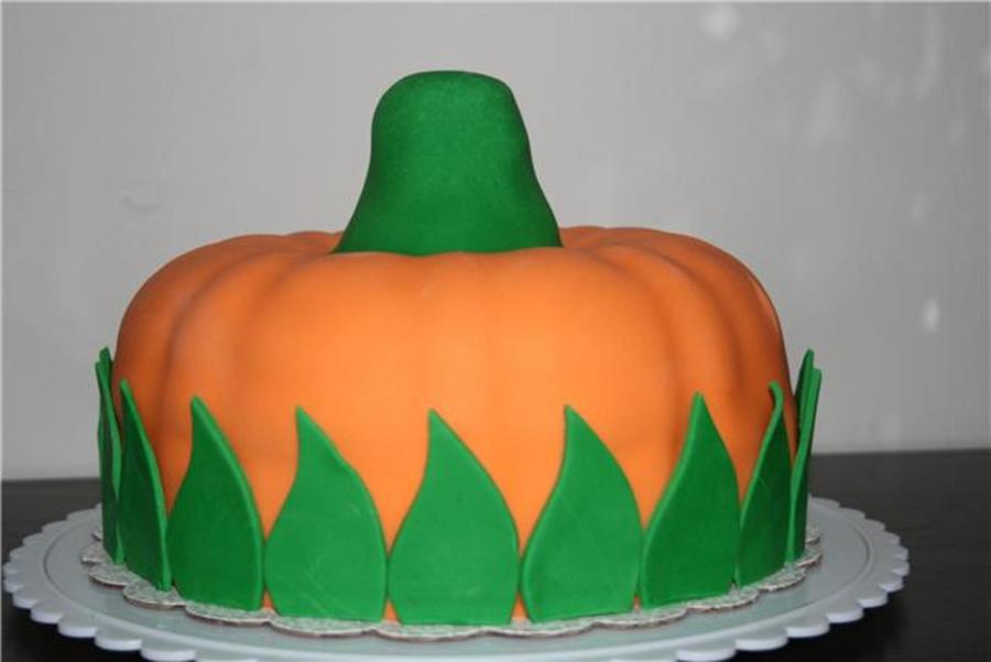 3D Pumpkin - CakeCentral.com