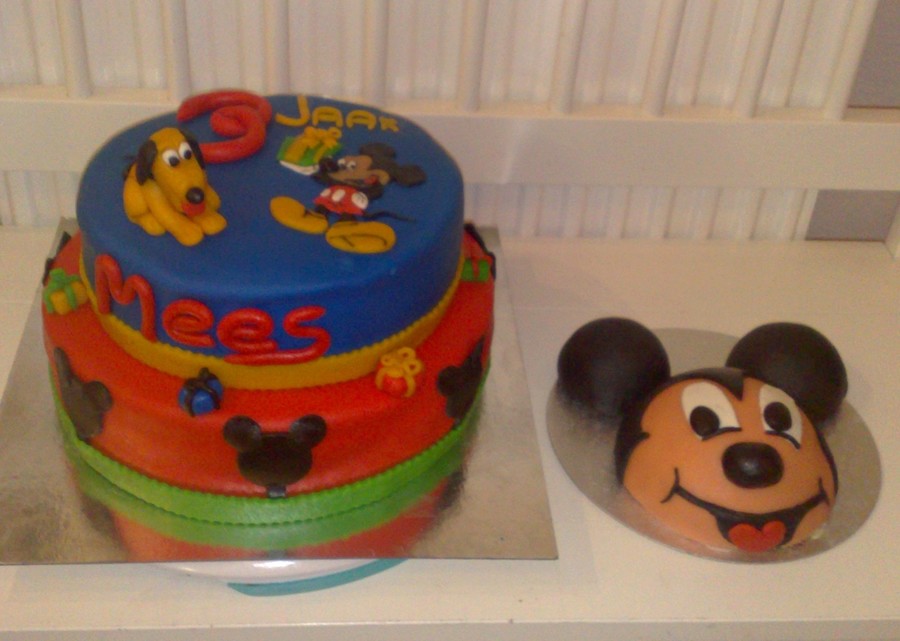 Mickey Mouse - CakeCentral.com