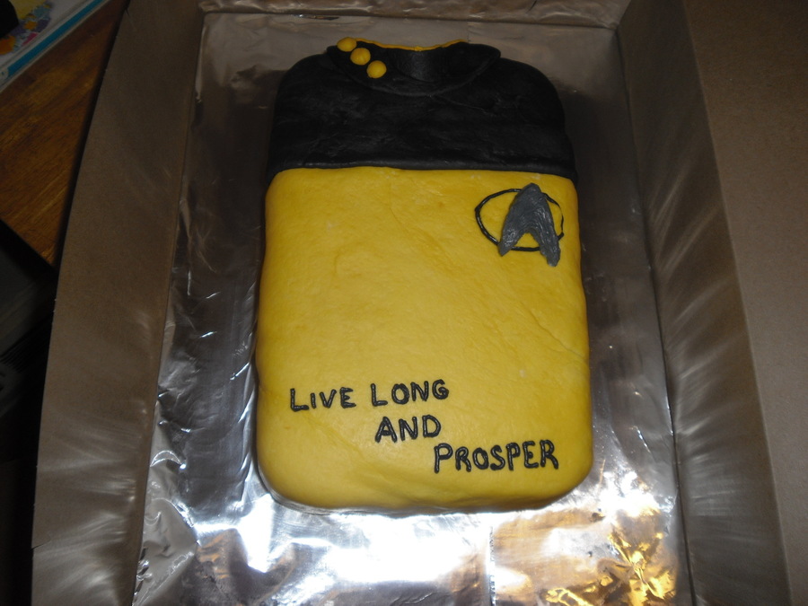 Star Trek Cake - CakeCentral.com