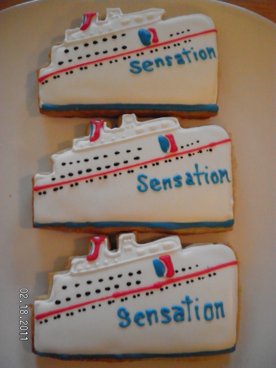 Cruise Ship - CakeCentral.com