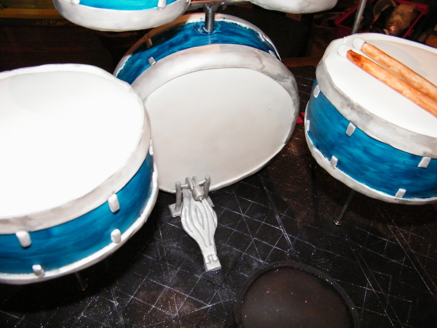 Drum Kit - CakeCentral.com