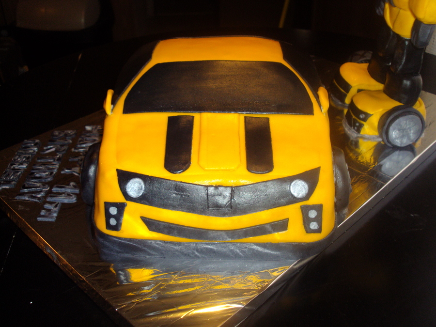 Bumblebee Transformers - CakeCentral.com