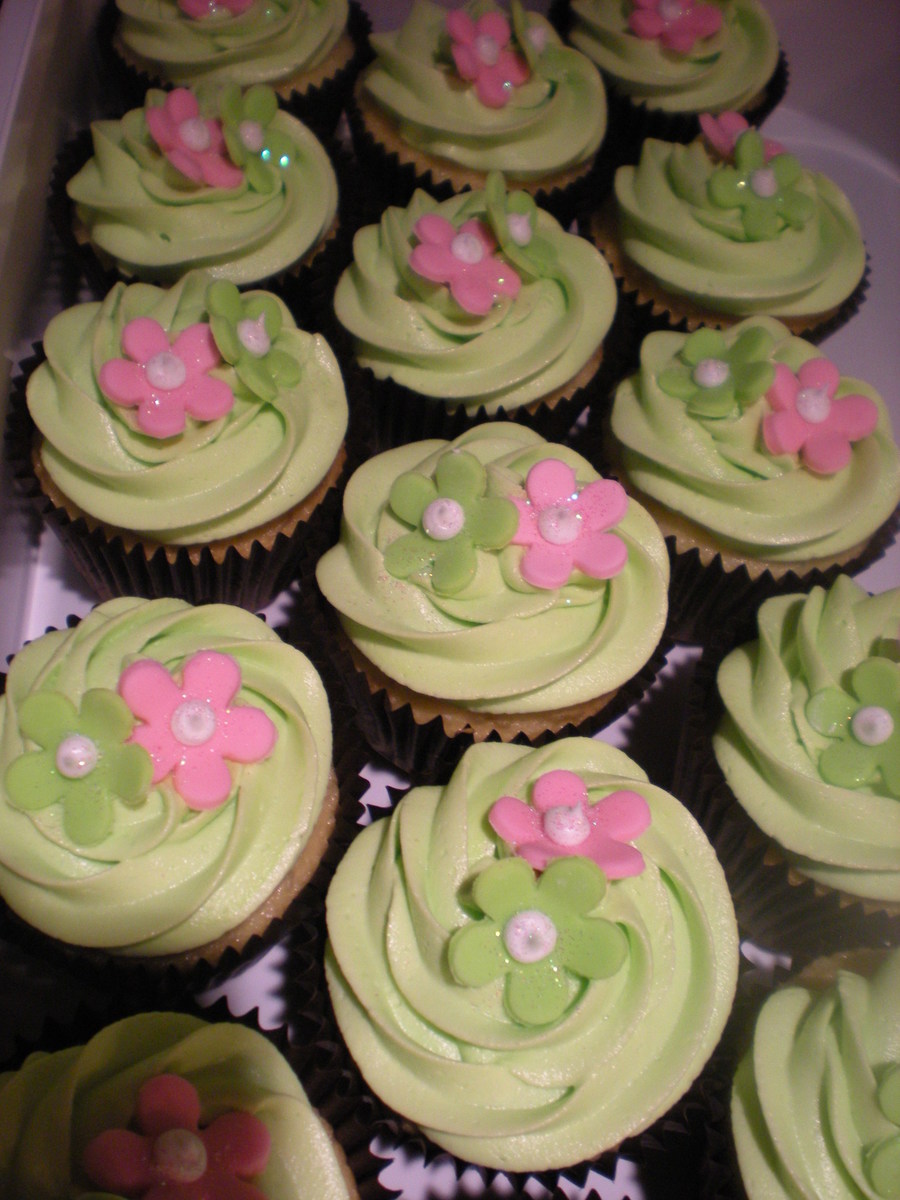 Bounce House Girlie Cake And Cupcakes - CakeCentral.com