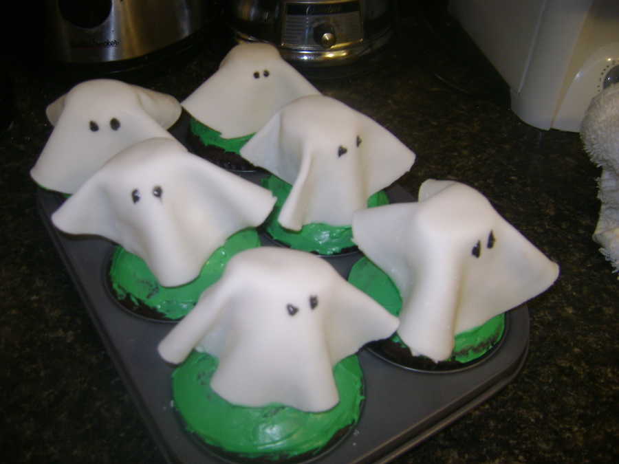 Ghost - CakeCentral.com