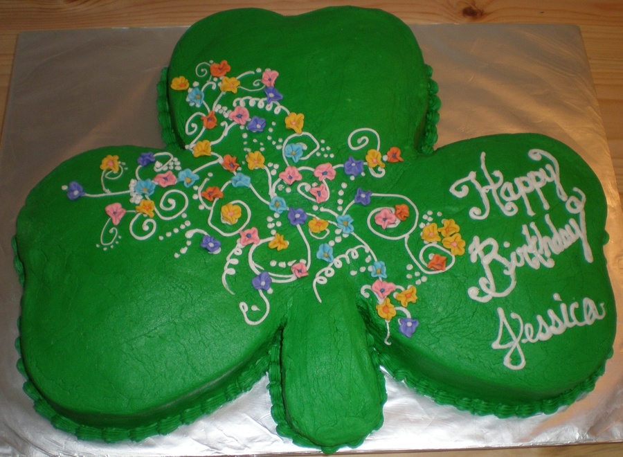Shamrock - CakeCentral.com
