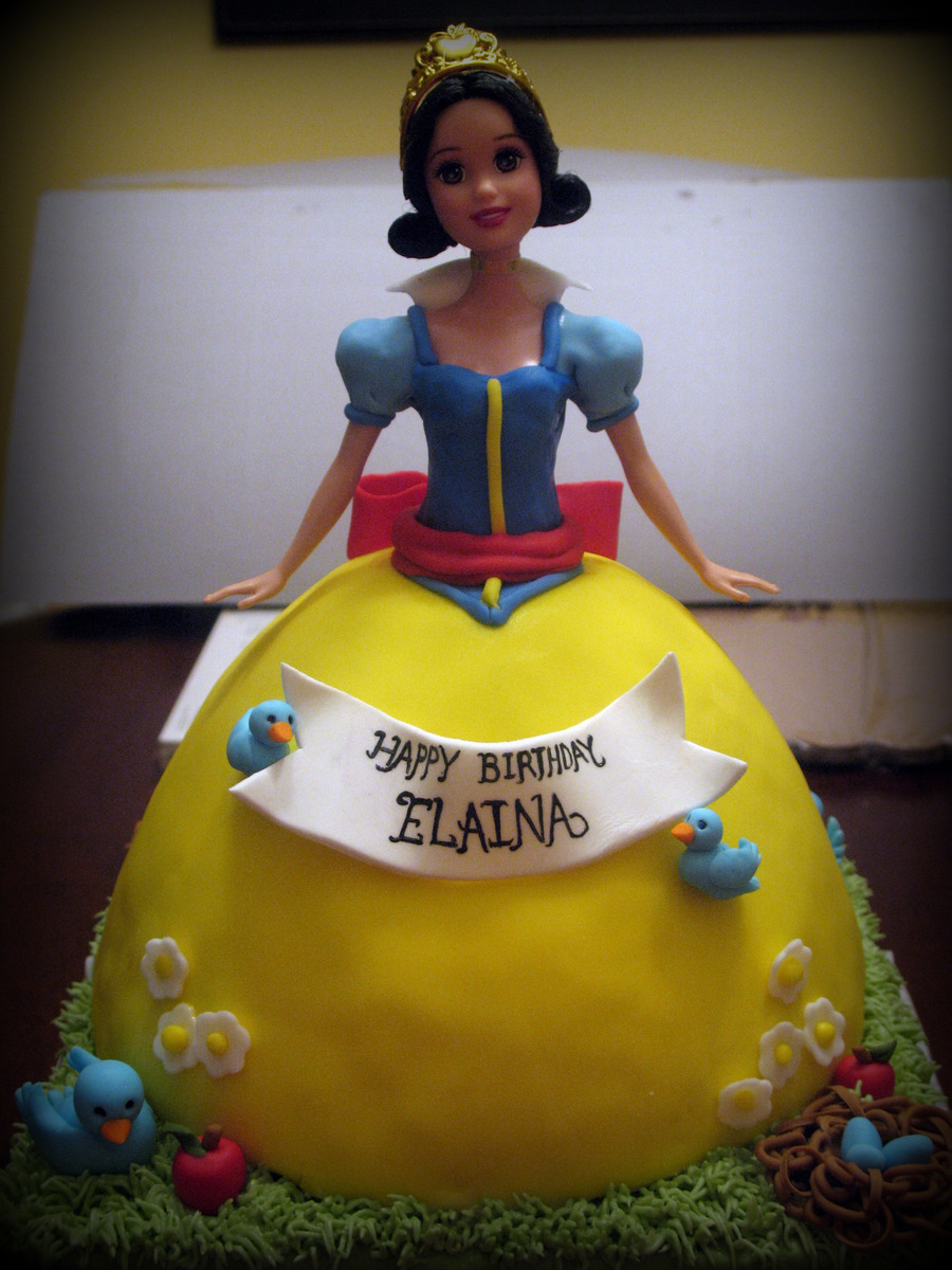 Snow White Cake - CakeCentral.com