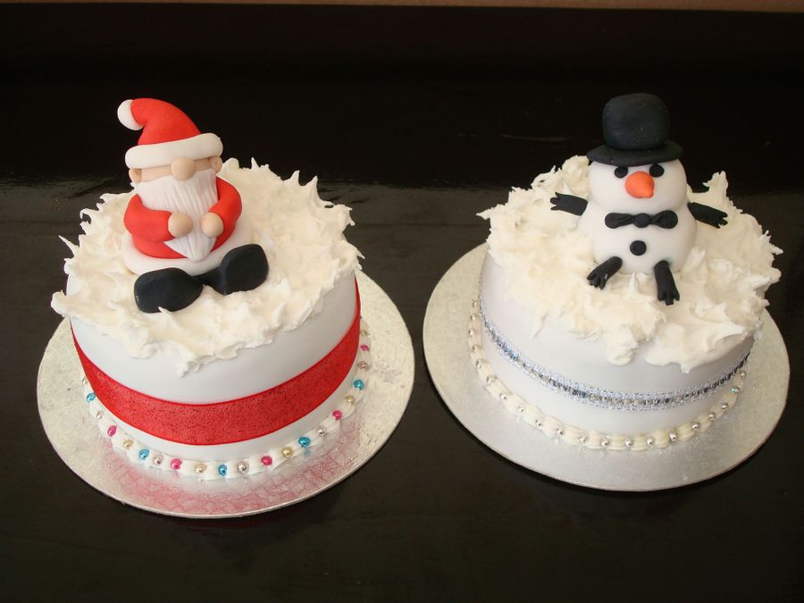 Mini Christmas Cakes - CakeCentral.com