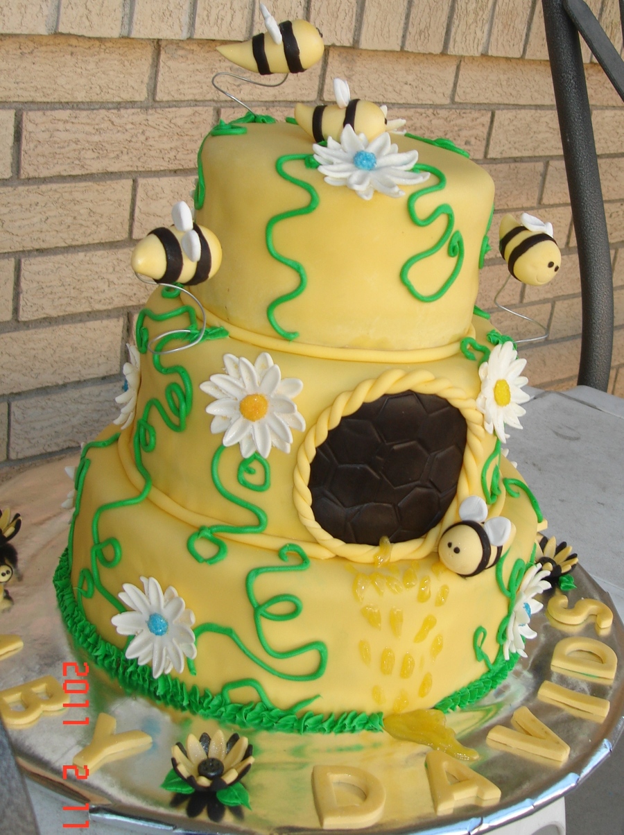 Bumble Bee Behive Cake - CakeCentral.com